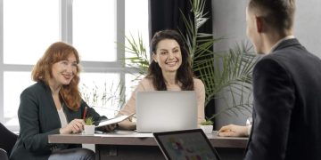 Apa Itu Headhunter: Tugas, Jasa, Biaya, Gaji, dll - HRnesia